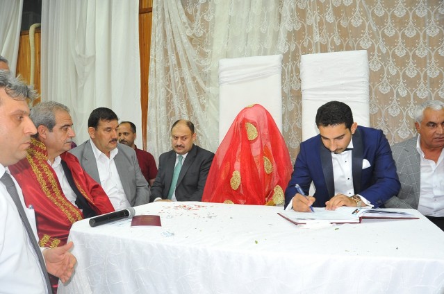 Eyyüpoğlu ailesinin mutlu günü - Urfastar: Urfa Haber - Son Dakika Şanlıurfa Haberleri