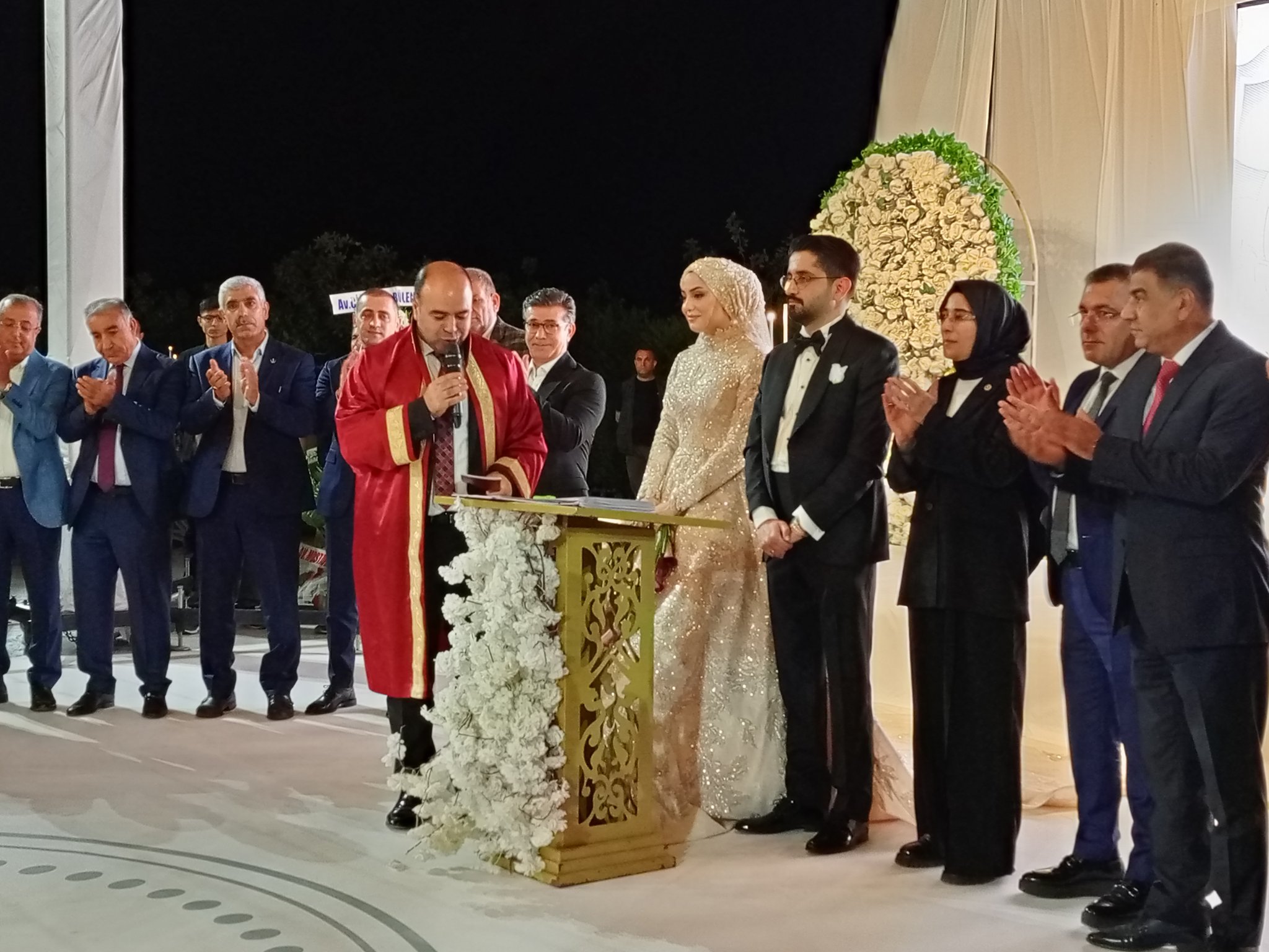 Ekinci ve Kadıoğlu ailelerinin mutlu günü... - Urfastar: Urfa Haber - Son Dakika Şanlıurfa Haberleri